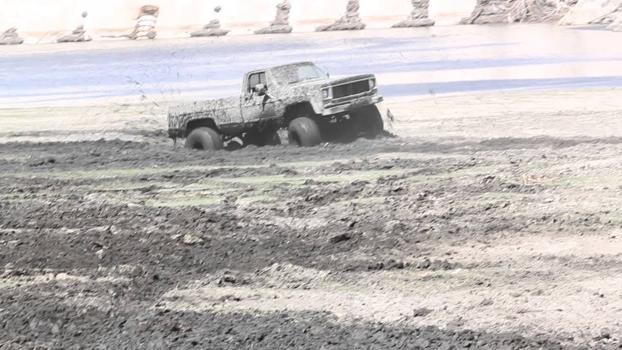BIG MUDDING MONSTER TRUCKS - YouTube