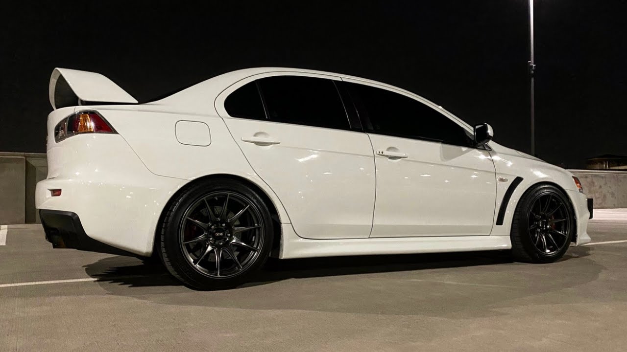 How to Replace Crankshaft Pulley & Seal on a Lancer Evo X - YouTube