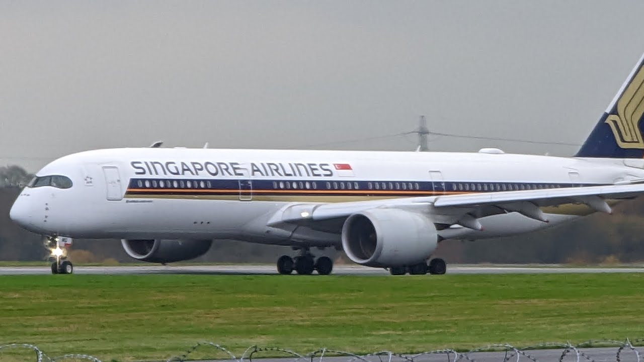 Singapore A350 POWERFUL Takeoff from Manchester Airport - YouTube
