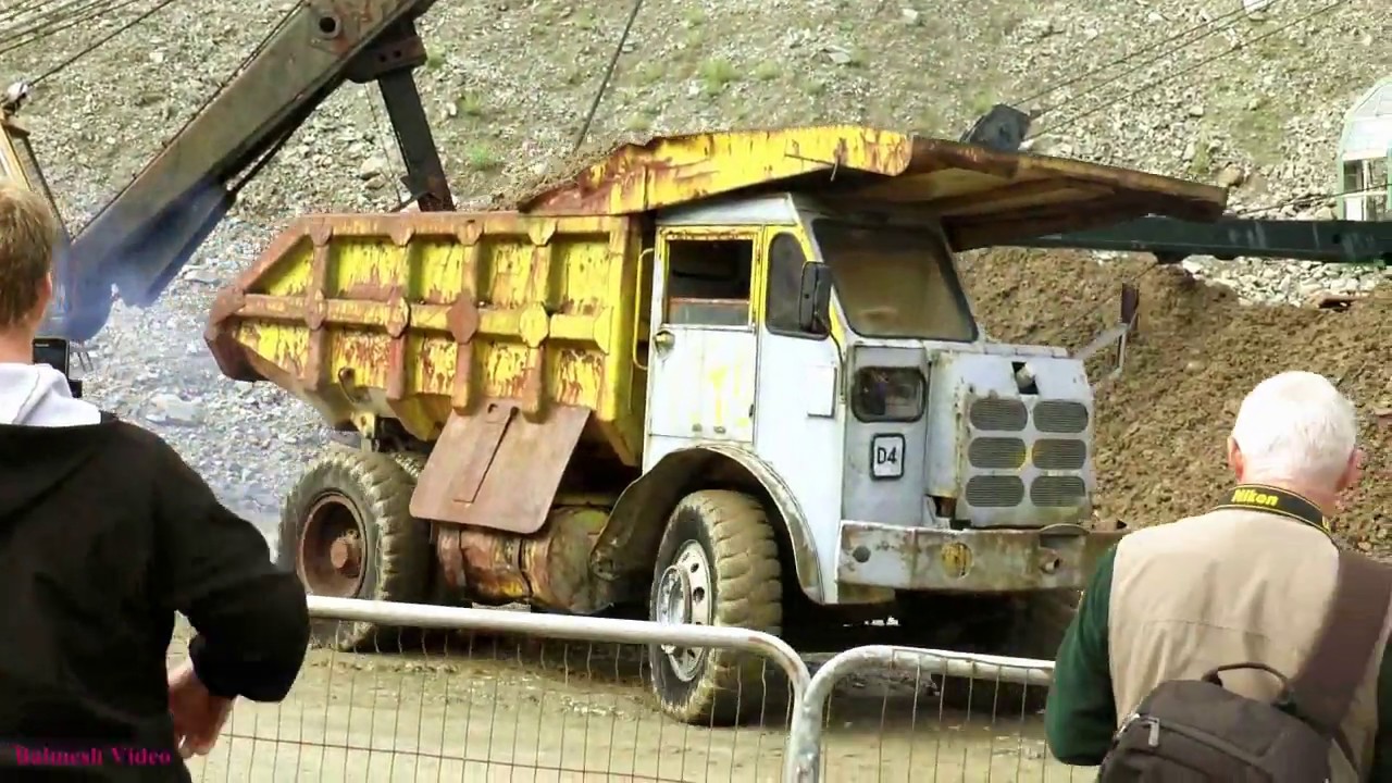 Vintage Excavators at Work (5) - YouTube