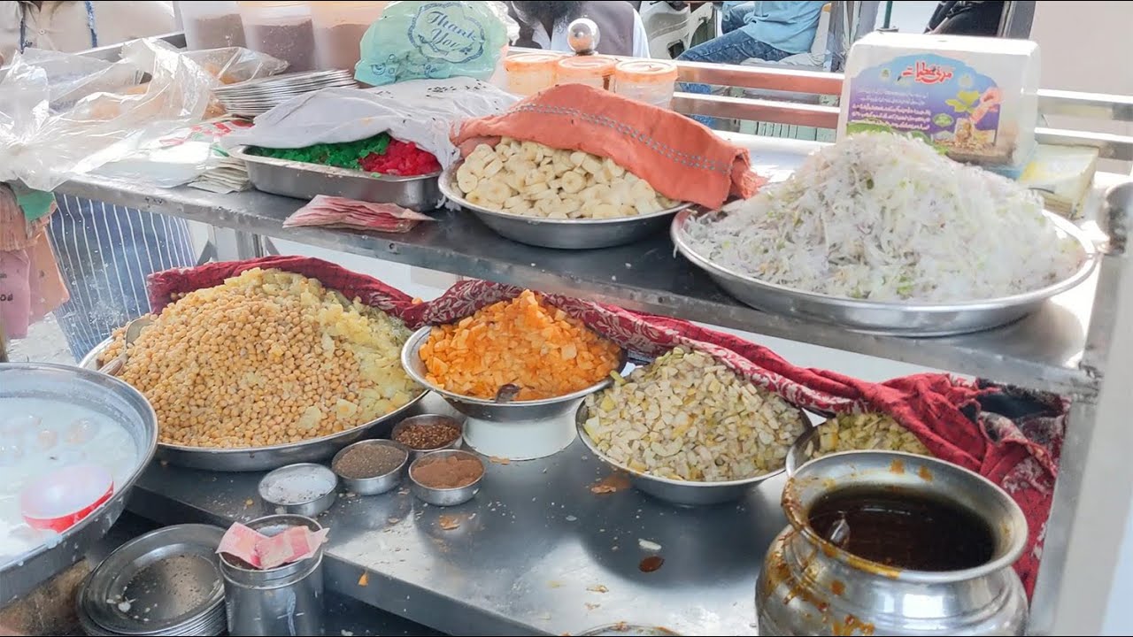 Very Famous Fruit Chaat | Fruit Chaat Making Process | Fruit Cutting ...