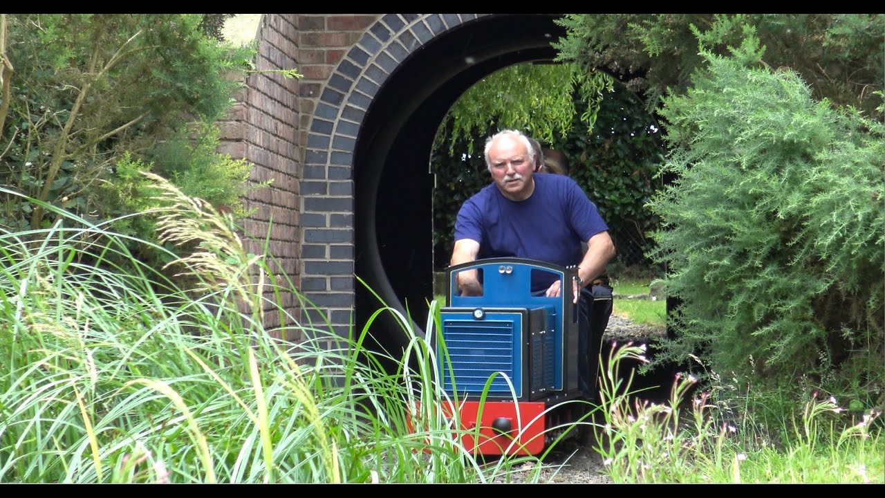 Southfield House Light Railway - YouTube