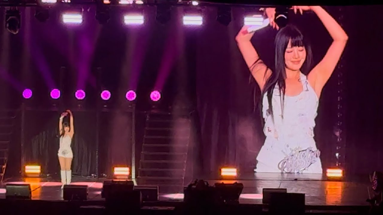 251021 The Weekend - BIBI 1st WORLD TOUR [EVE] Sydney - YouTube
