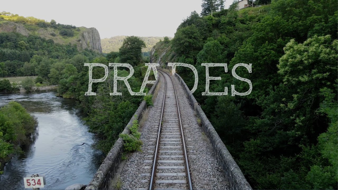 Bienvenue à Prades "Village sportif UCPA du Haut-Allier" MØW - YouTube