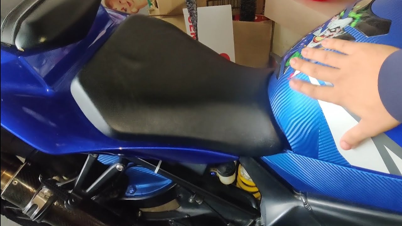 Yamaha R1 Battery Location and Swap Instructions - YouTube