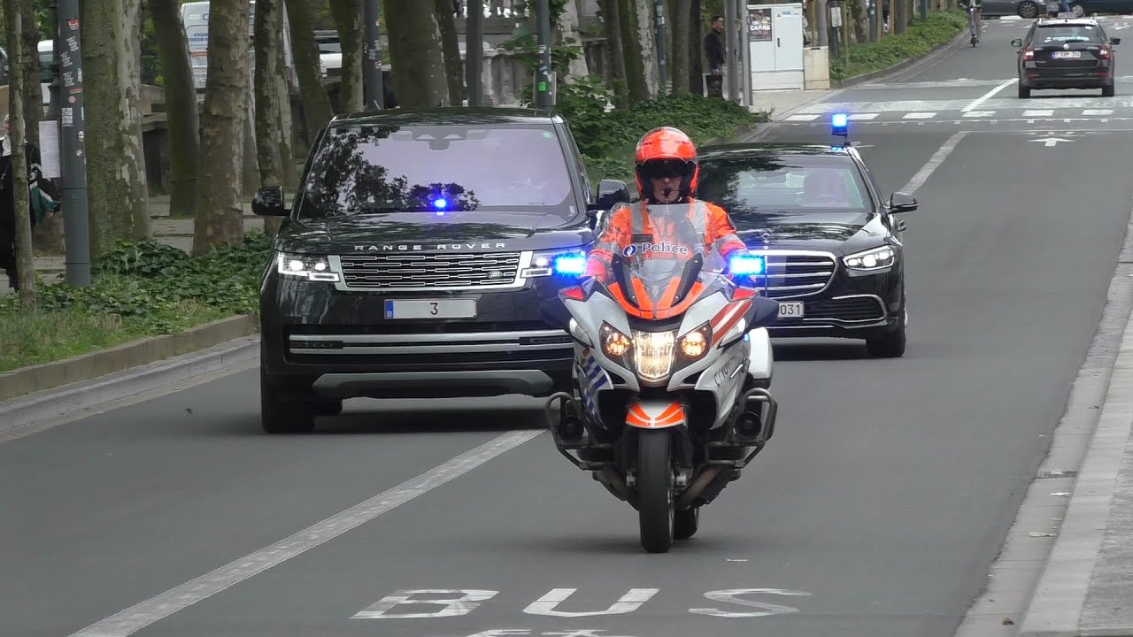[German Siren] Range Rover and Mercedes VIP Transport responding Code 3 ...