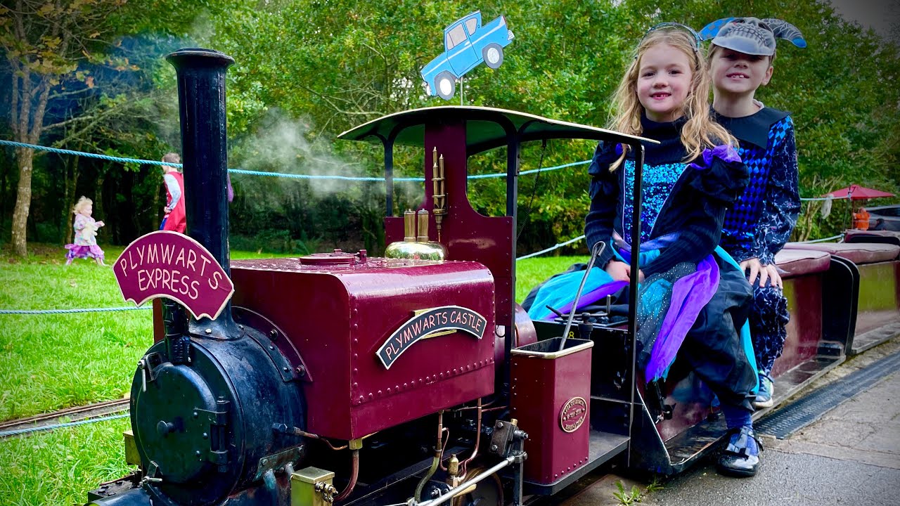 Ghost Trains For Kids | Dress Up For Halloween | Miniature Trains Video ...