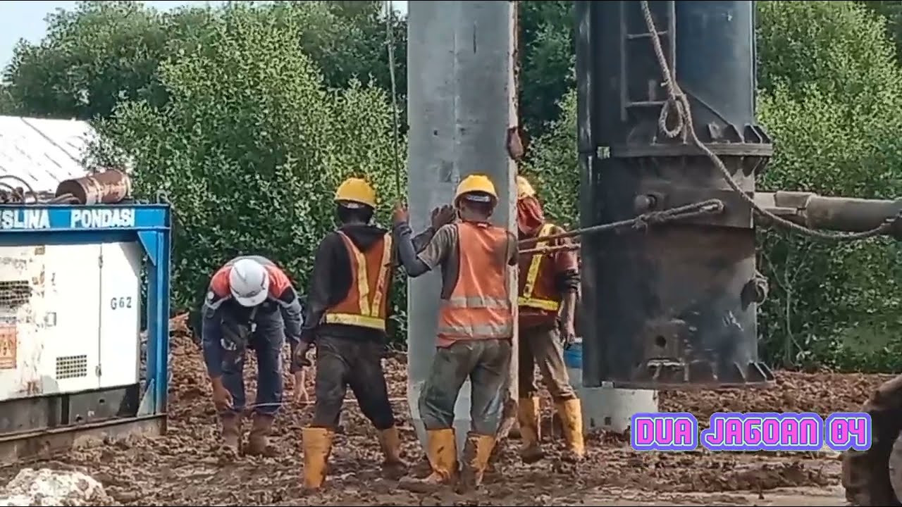 tutorial pemancangan tiang pancang,hantamanya ngerii☺ - YouTube