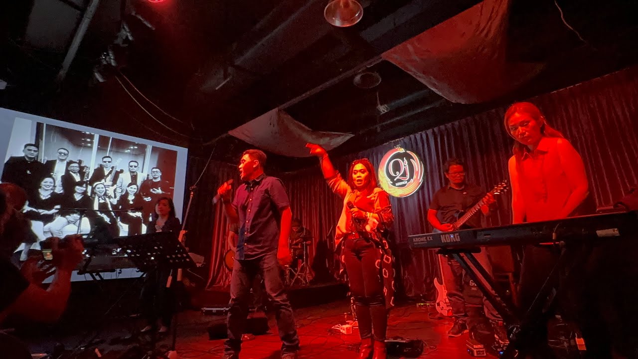 U92 Live - Stuck In A Moment You Can’t Get Out Of - U2 (cover by U92 ...