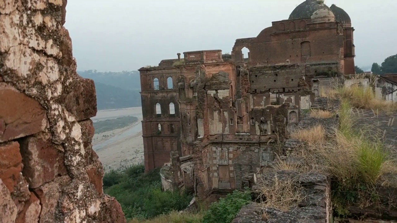 India: The ruins of Mubarak Mandi Palace, Jammu - YouTube
