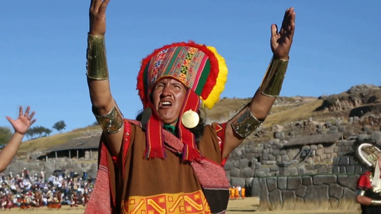 Crowds, tourists come out in droves for ancient Inca festival - YouTube