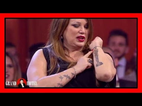 Serena Grandi irriconoscibile al Grand Hotel Chiambretti