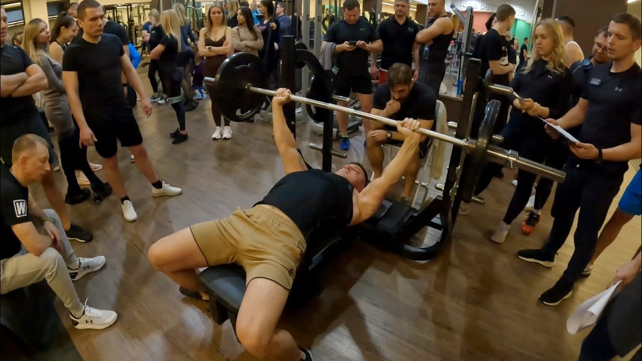 World Class Forte, гуляю по спортзалу, за одно соревнования по русскому ...