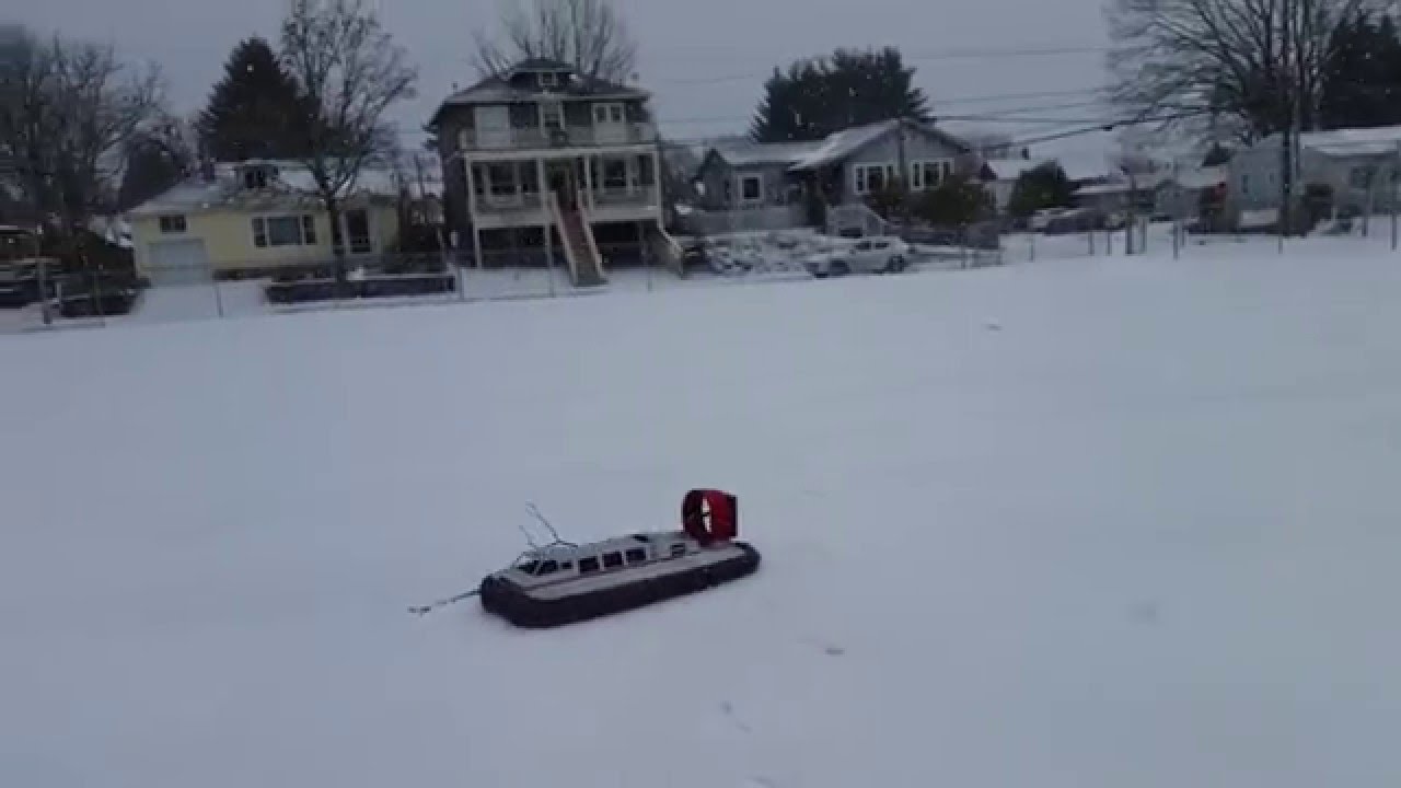 RC Griffon 2000TDX Arctic Hawk in the snow part 2 - YouTube