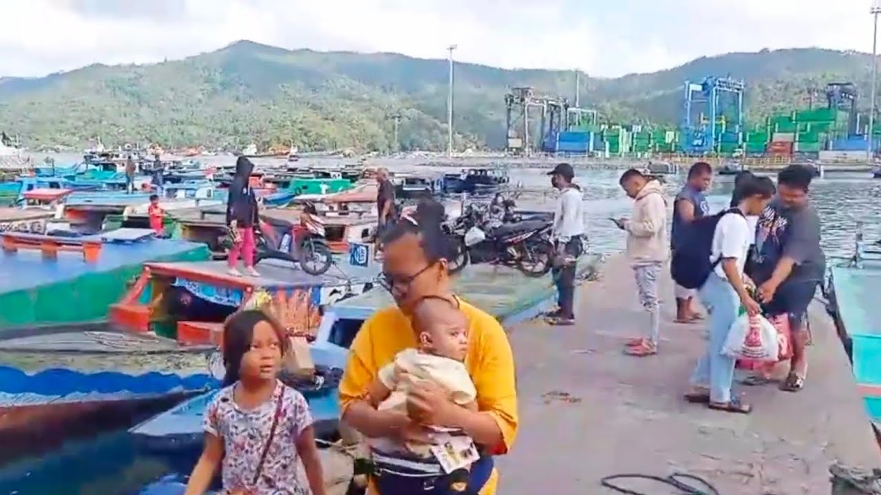 sightseeing | walking around Bitung city | daily vlog - YouTube