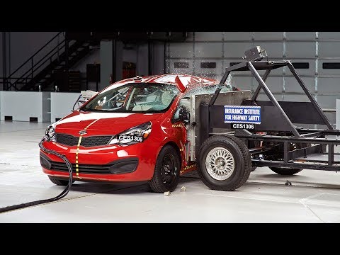 2013 Kia Rio side IIHS crash test
