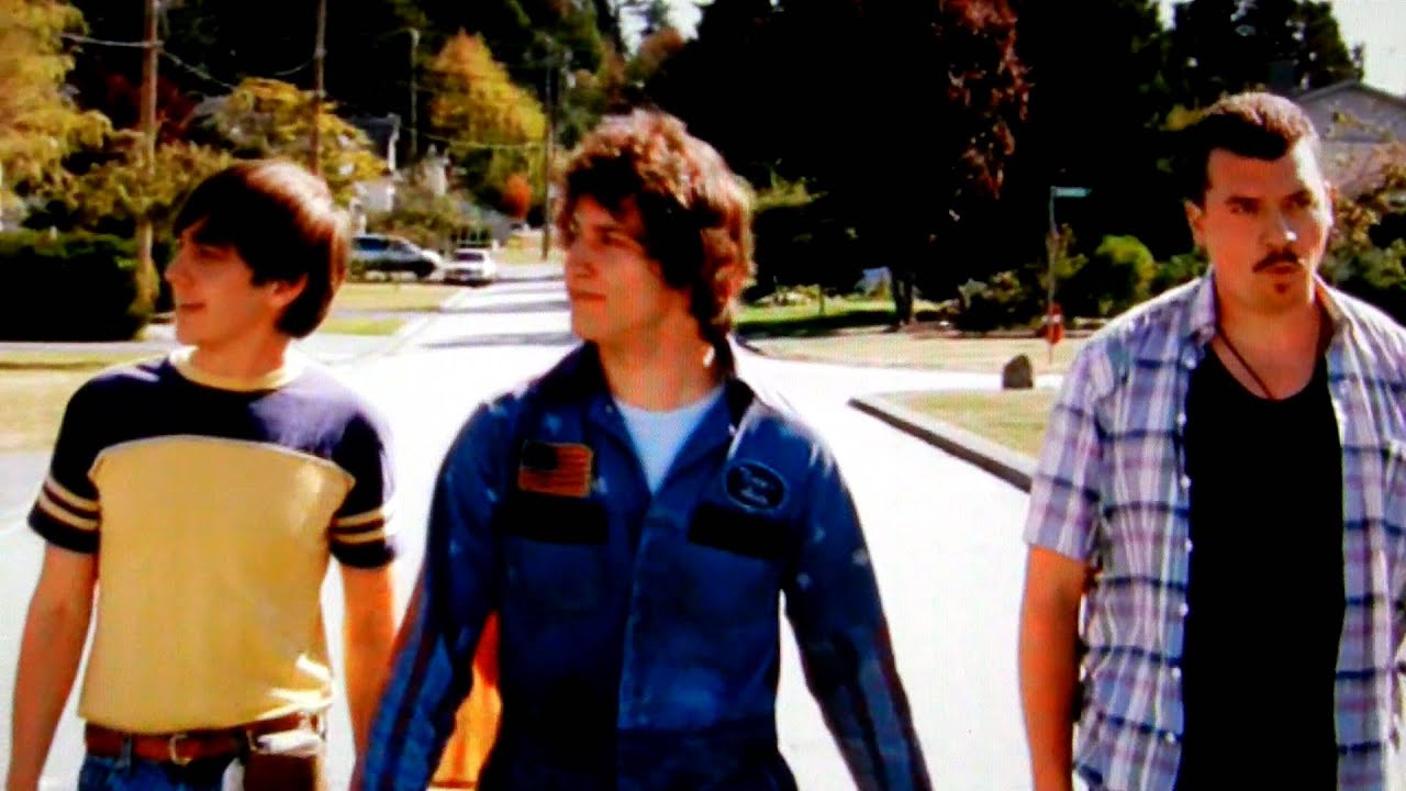 Hot Rod - Street Scene - YouTube