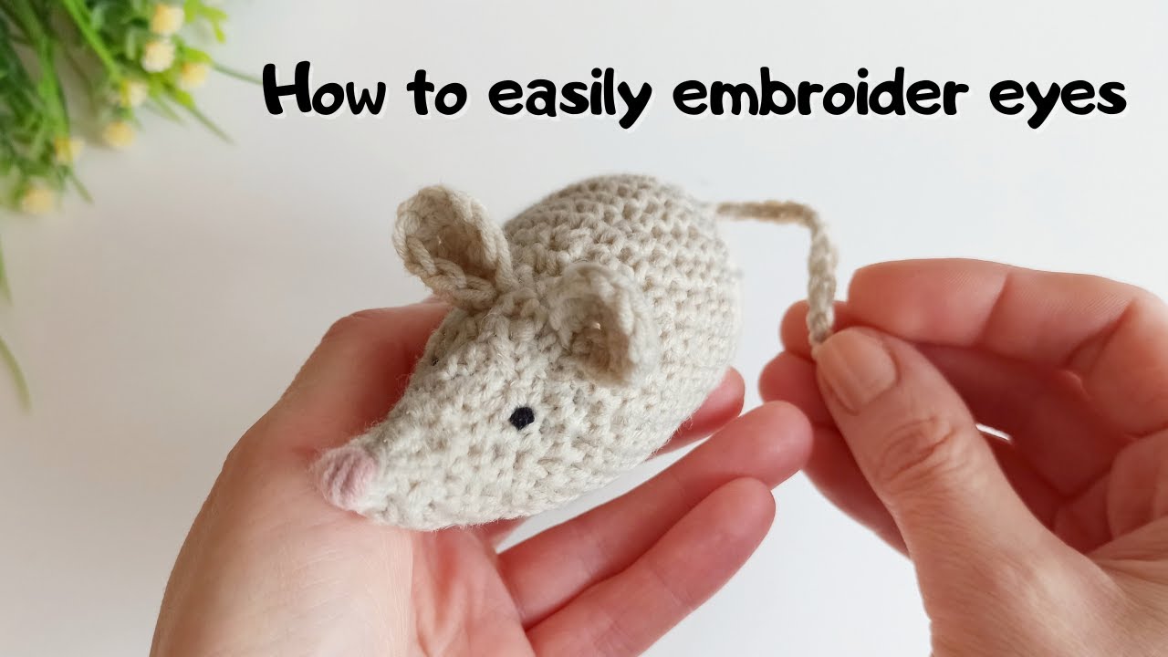 How to easily embroider eyes for amigurumi toys - YouTube