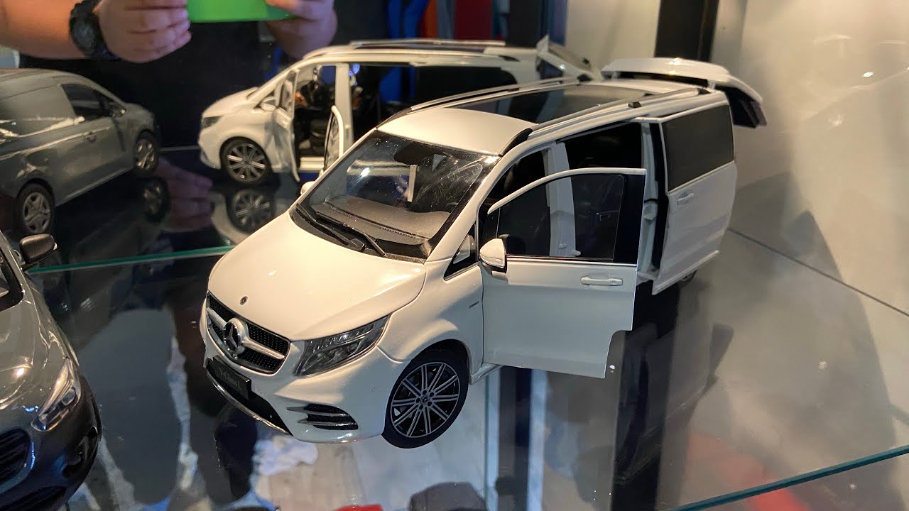 Unboxing Mercedes V-class paudi models 1:18 - YouTube