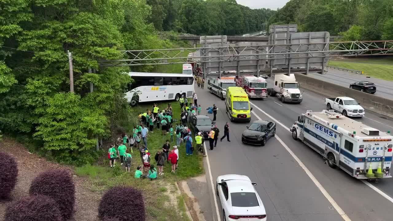 Charter buses carrying Upstate students in crash on I-85 - YouTube
