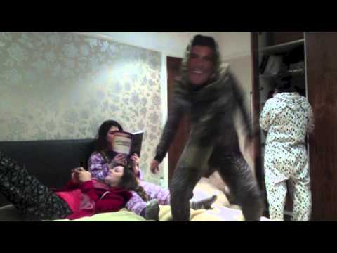 SIMON COWELL DOES THE HARLEM SHAKE IN HIS ONESIE!