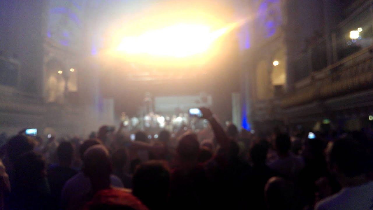 The last Slinky at opera house Bournemouth - YouTube