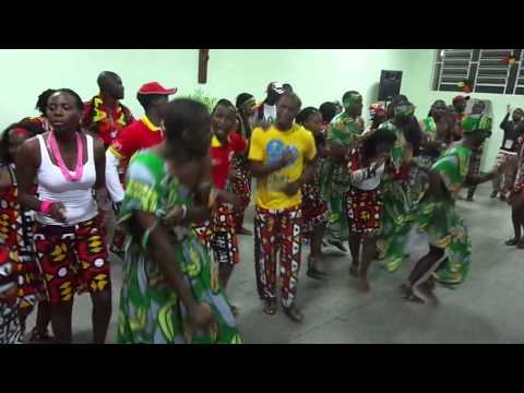 Noite cultural - Angolanos dançando - São José dos Campos