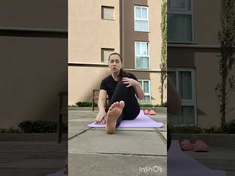 Desafio dia 3 fazendo yoga comigo.