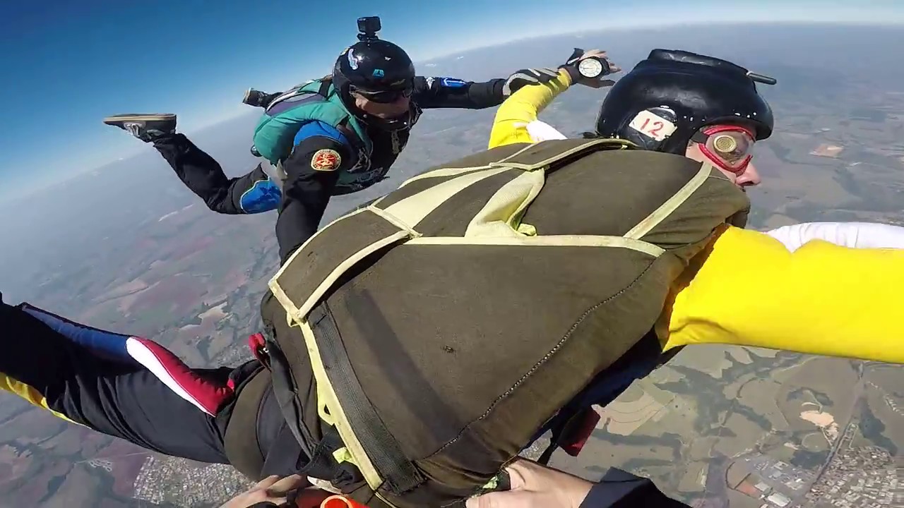 AFF 1 - Geison Munhoz - Skydive Boituva - YouTube