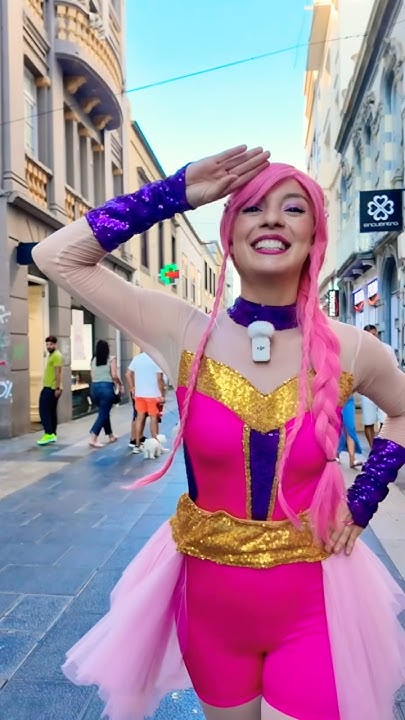 Hola, como están Luli Pampín #cantajuego #paraniños - YouTube