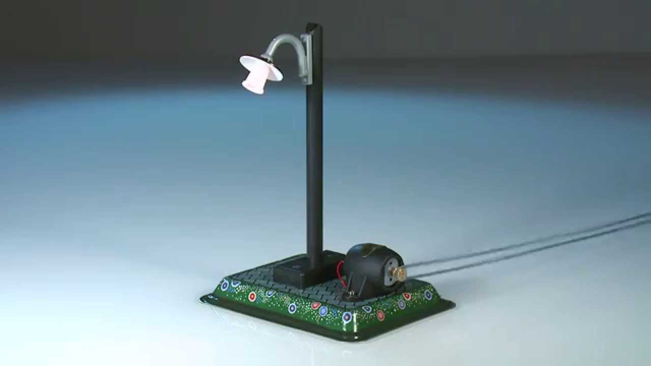 Wilesco M66/2 Dynamo with streetlight - YouTube