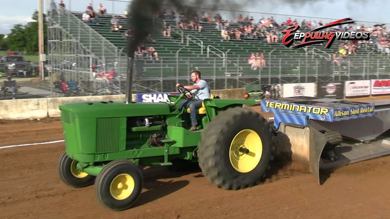 Tractor Pulling 2025 13,000lb. Farm Stock At Berryville - YouTube