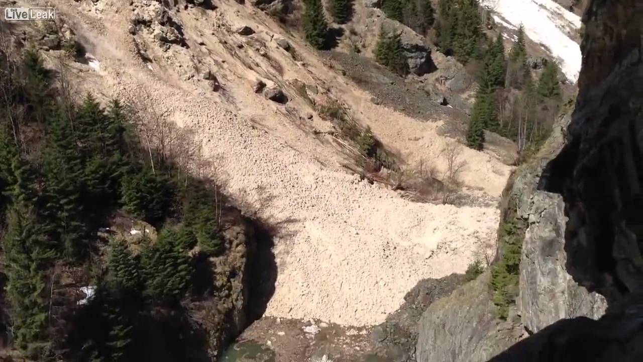 Massive landslide in French Alps - YouTube