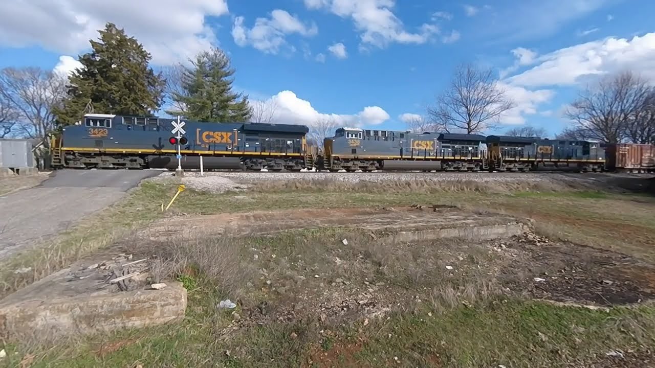 Three GE Tier 4 and 165 Cars on CSX Freight Train - YouTube