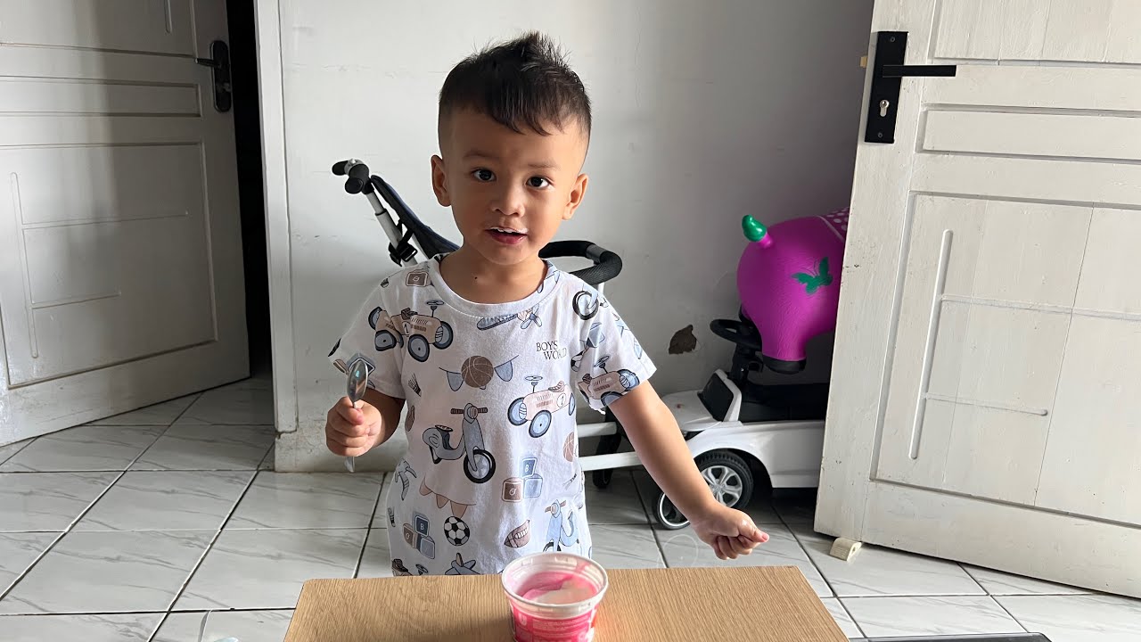 Alzelvin makan ice cream part 2 - YouTube