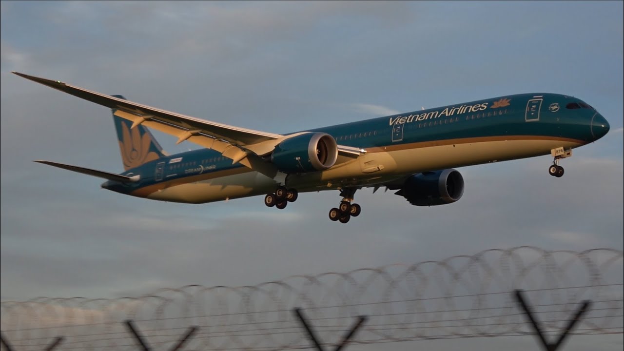 VERY RARE! - BOEING 787X TEST AIRCRAFT ARRIVES AT MANCHESTER AIRPORT ...