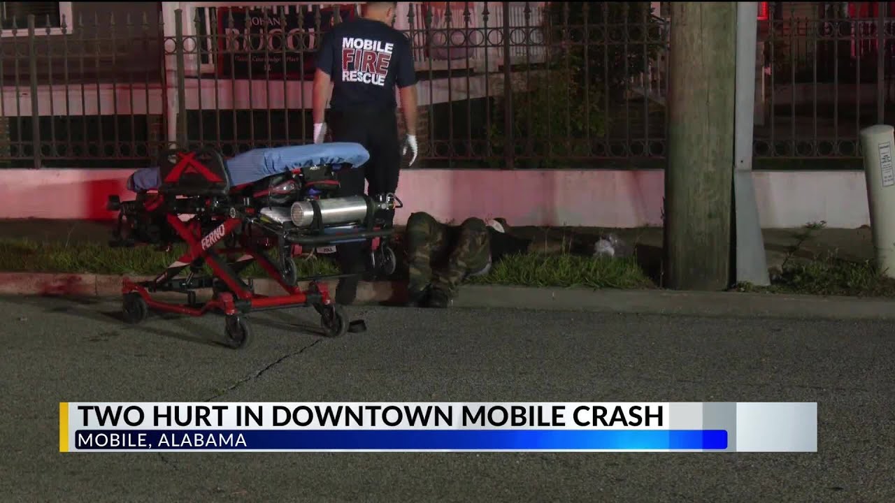 Two hurt in downtown Mobile crash - YouTube