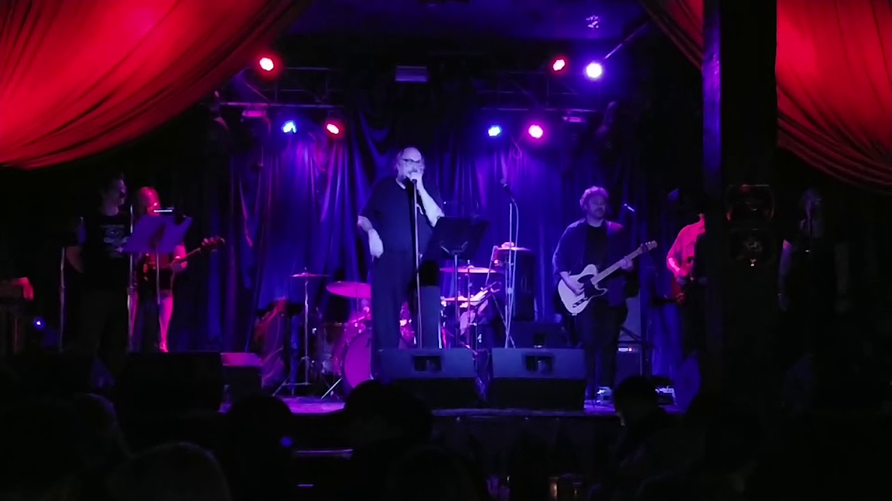 Elvis Sings Running Scared - YouTube