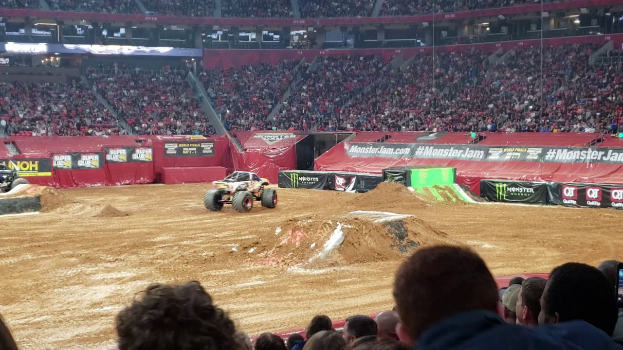 Stone crusher freestyle monster jam Atlanta 2020 - YouTube