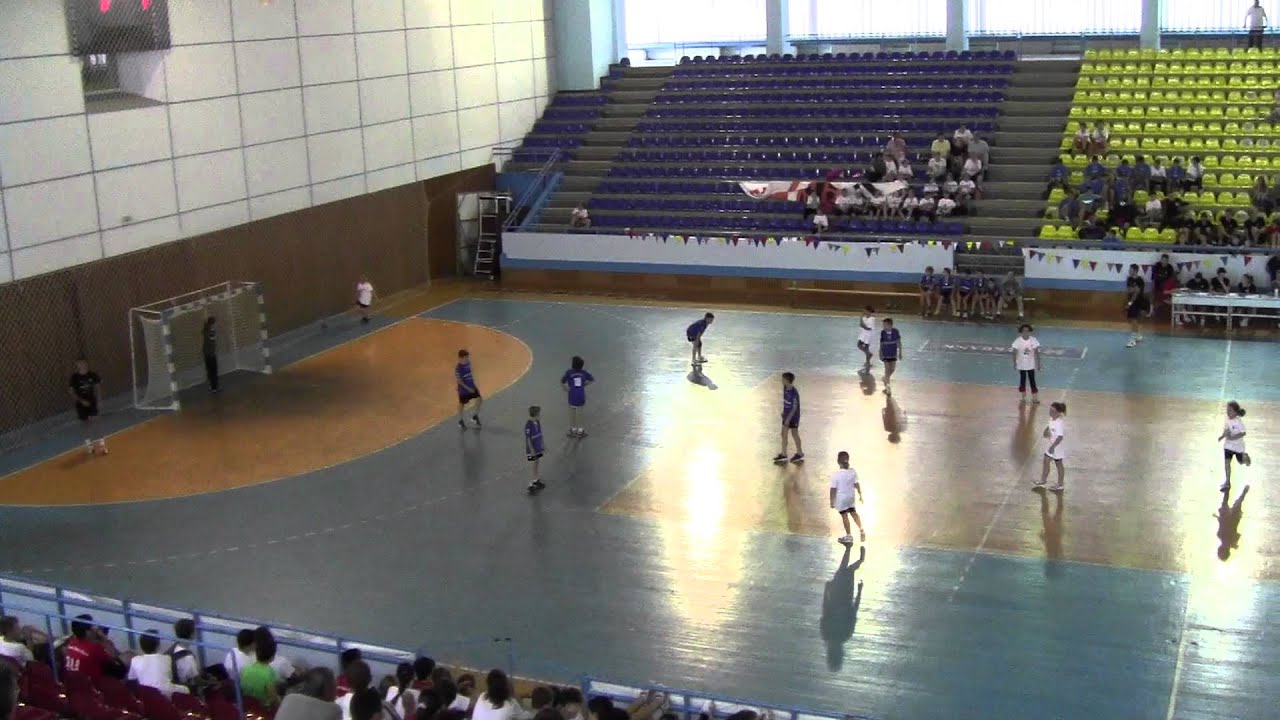 Meci Handbal - YouTube