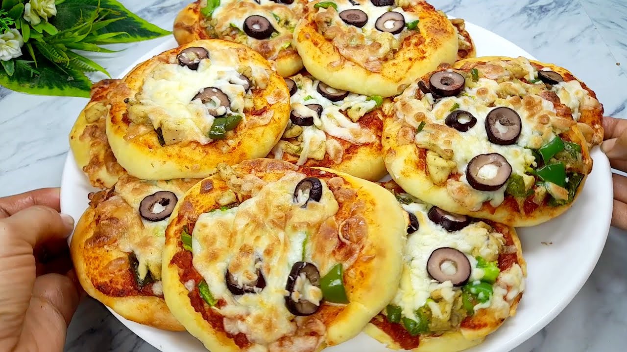 ميني بيتزا بعجينة سحرية ️أخف وأطري بيتزا تعمليها بعجينة مضمونة وناجحة😉 ...