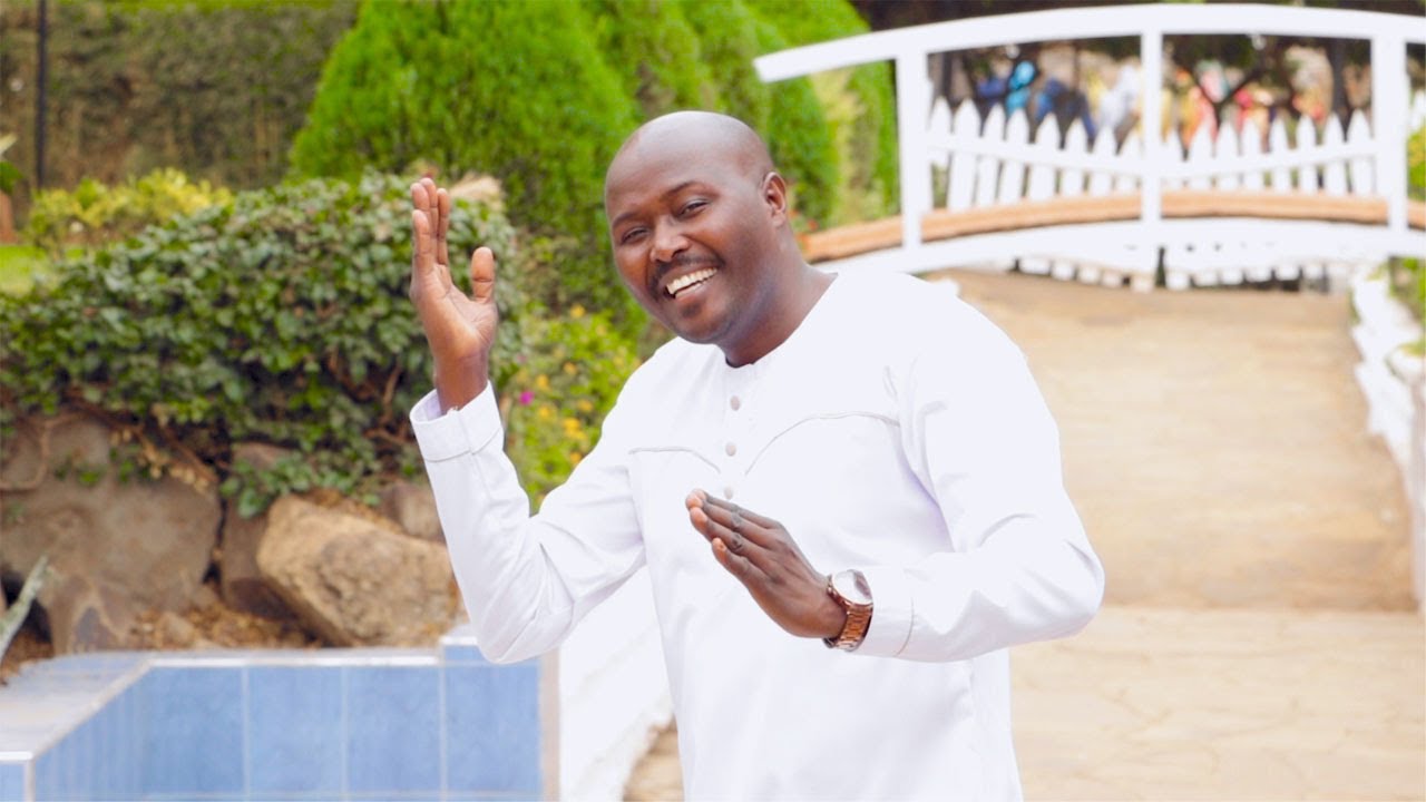 Njeru Thiga - Nokio Tugwitaga Ngai {Official Music Video} - YouTube
