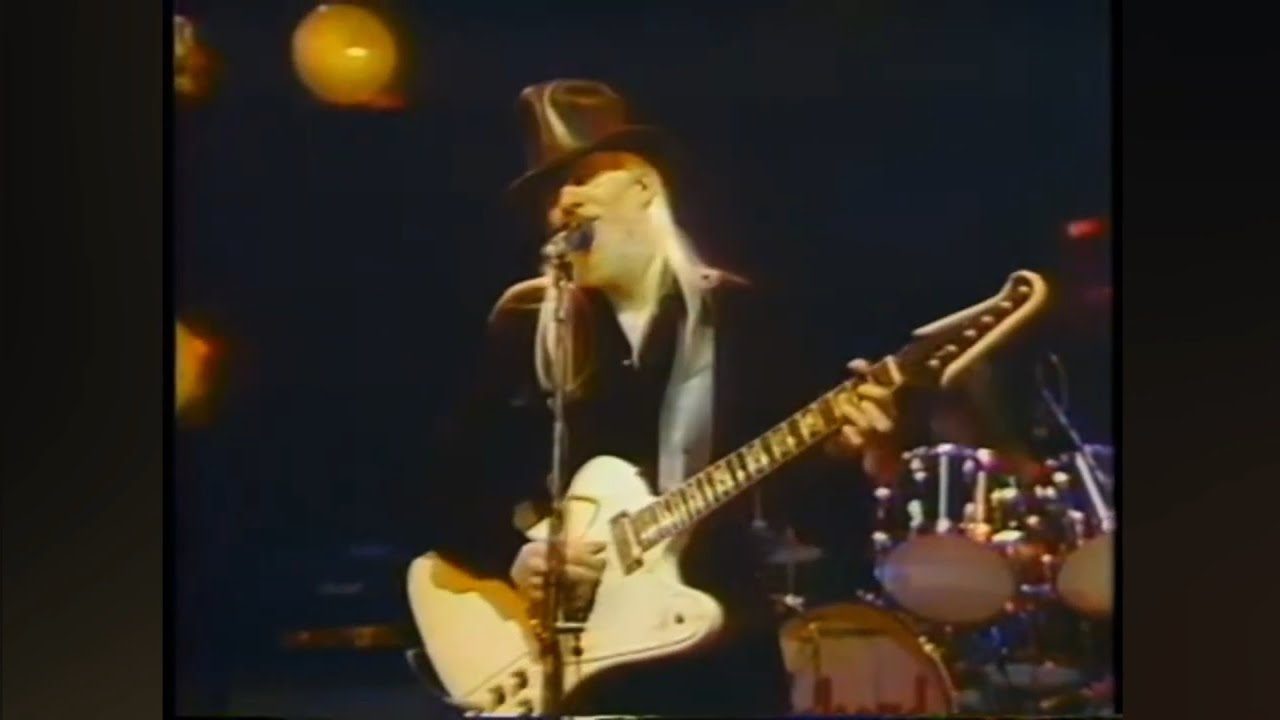 Johnny Winter - Live 1973 Jumpin' Jack Flash - YouTube