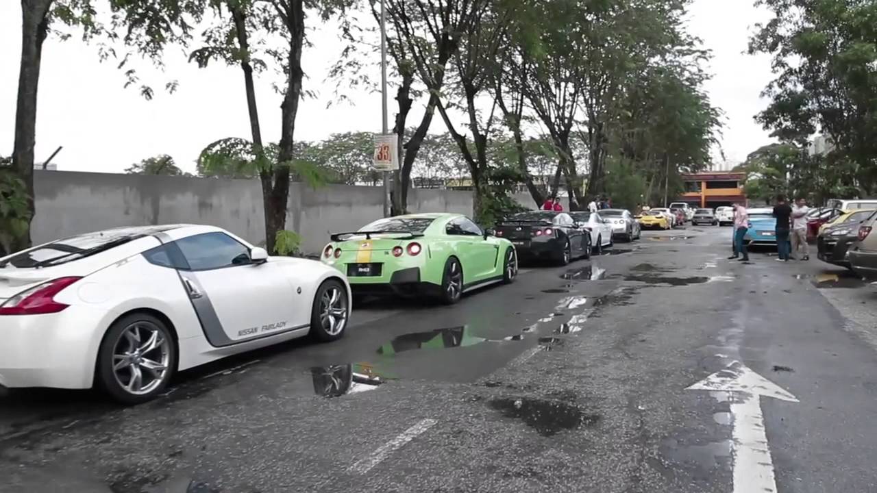 NIssan GTR Convoy (AWESOME) - YouTube