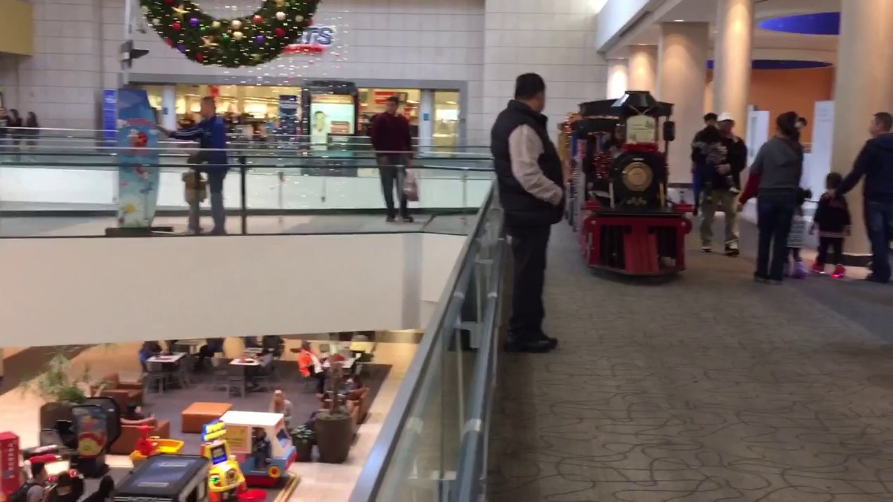 2016 xmas train ride in Mall 2 - YouTube