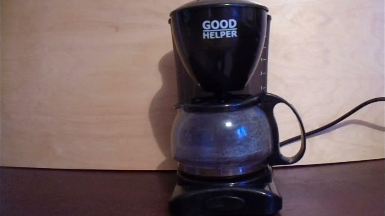 Какова кофеварка Goodhelper CM-D102 в работе - YouTube