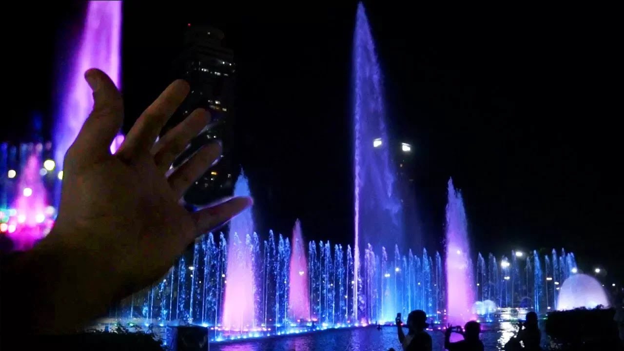 MANILA NIGHTLIFE - RIZAL PARK FOUNTAIN SHOW + Exploring Intramuros ...
