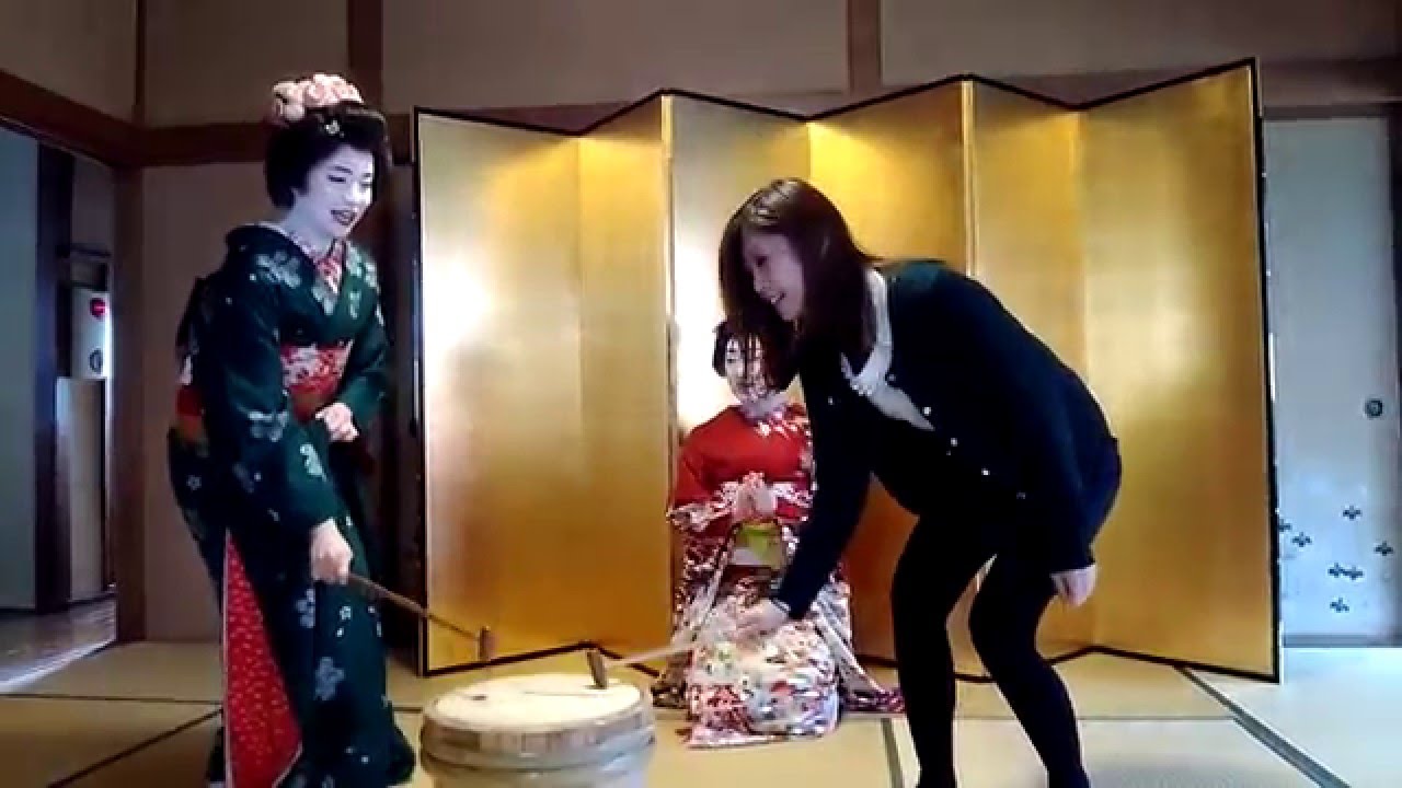 藝伎玩遊戲-Playing game with Geisha - YouTube