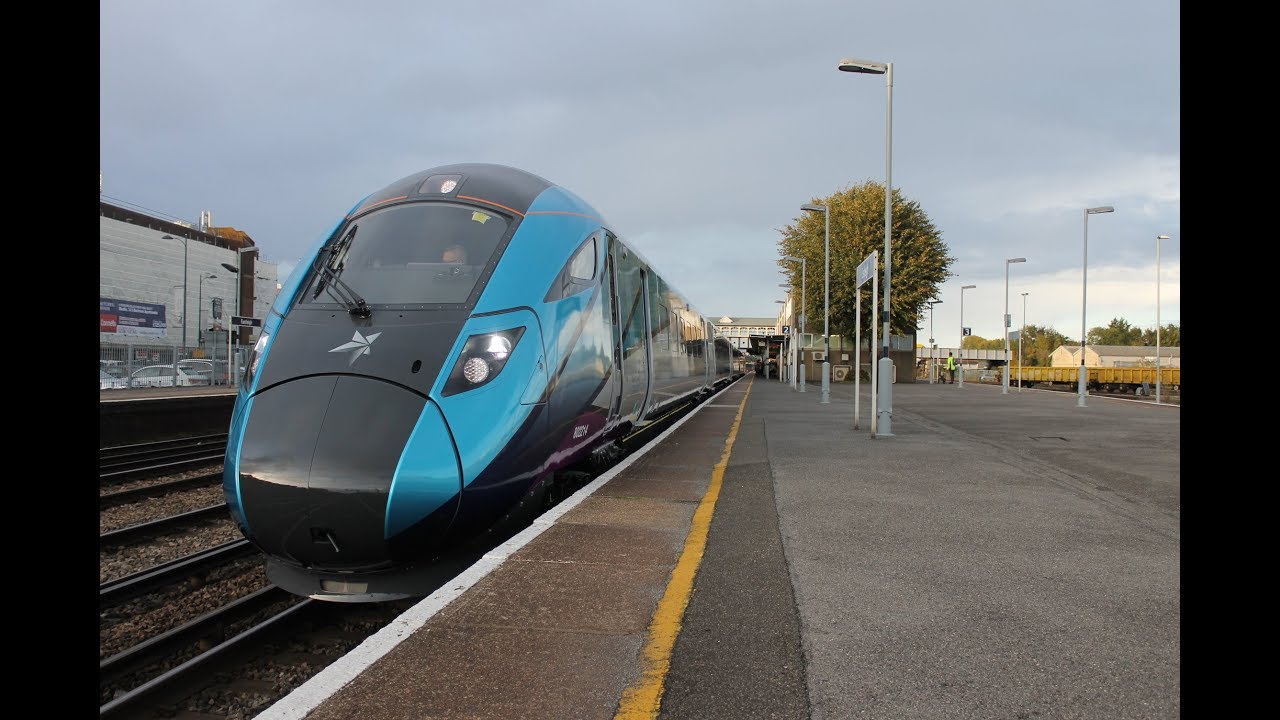 TPE 802214 now in the TPE livery at Eastleigh working 5X80 - YouTube
