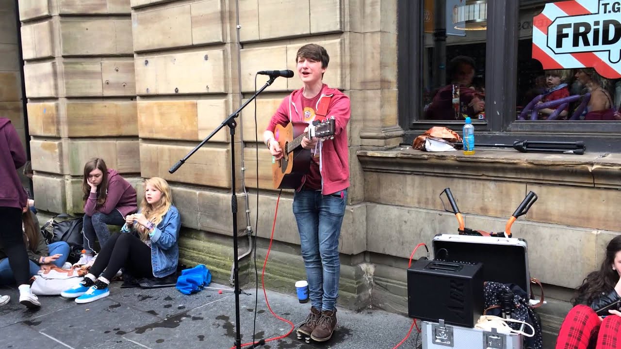Murdo Mitchell busking (Mr. Rock & Roll, Amy Macdonald) - YouTube